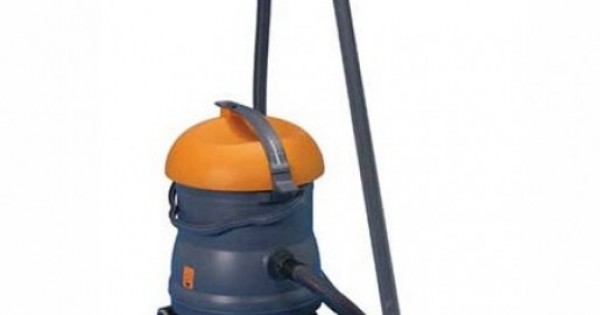 Aspirator profesional TASKI vacumat 12